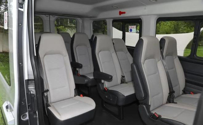 White Ford Transit Minibus 15 Seater Jiangling 10 Seater Minibus